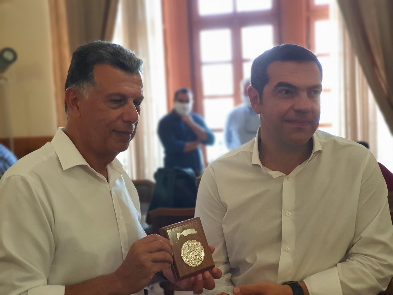 Τα δώρα του Δημάρχου Κω στον Πρόεδρο του ΣΥΡΙΖΑ | Νέα | Εκτακτη ...