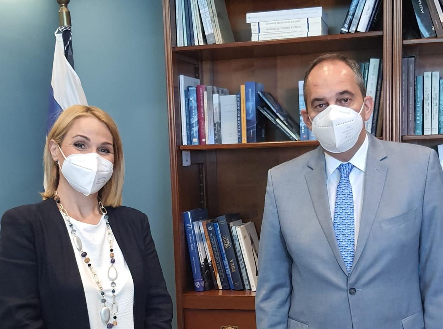 Συνάντηση της Μίκας Ιατρίδη με Υπουργό Ναυτιλίας στη Βουλή | Νέα ...