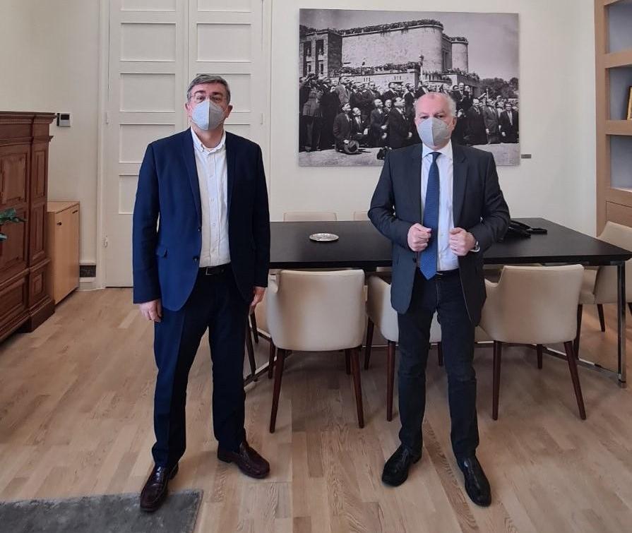 Συνάντηση εργασίας του Δημάρχου Ρόδου Αντώνη Β. Καμπουράκη με τον Γ.Γ ...