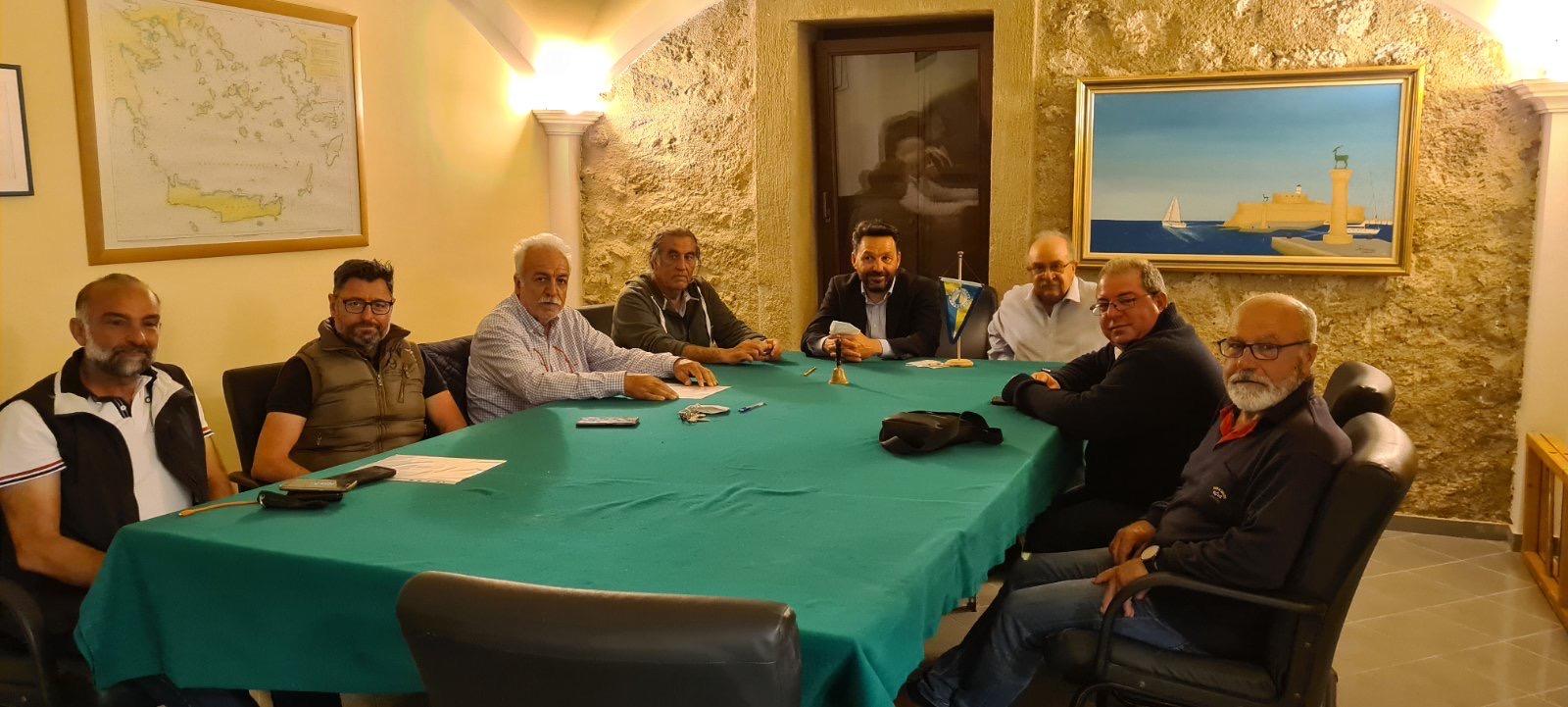 Με το διοικητικό συμβούλιο του Α.Σ.Ι.Α.Θ.Ρ. συναντήθηκε ο Δήμαρχος ...