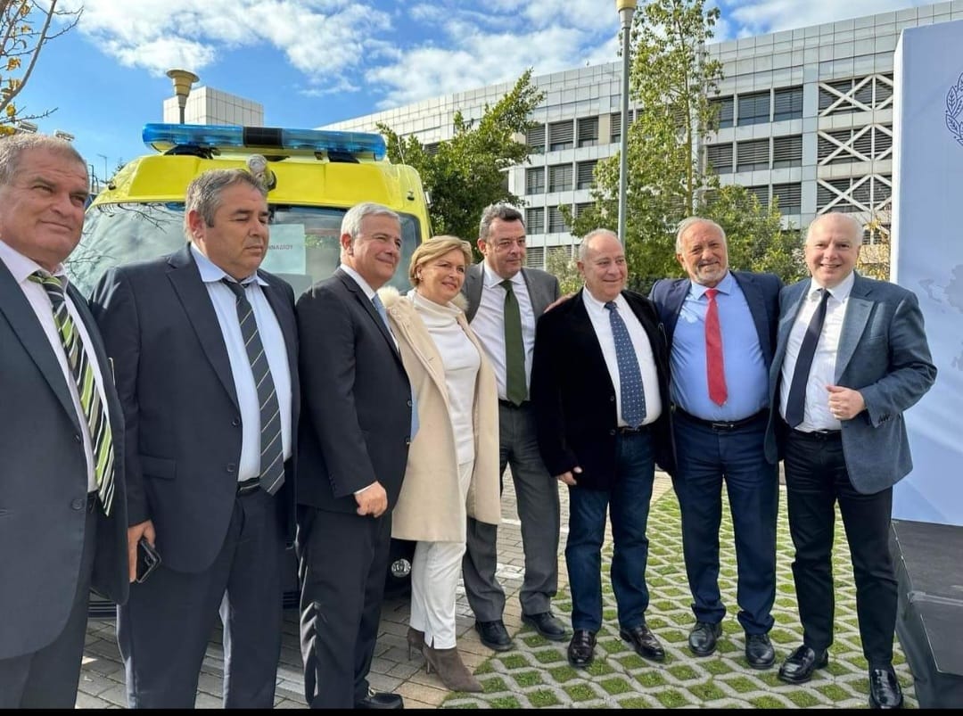 Γεγονός πλέον το νέο ασθενοφόρο στο Ιατρείο Γενναδίου. Τελετή παράδοσης ...