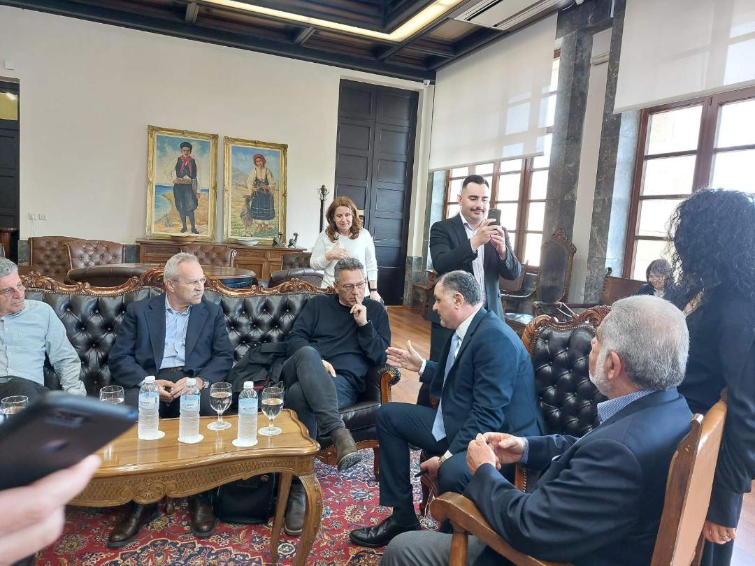 Κλιμάκιο στελεχών του ΣΥΡΙΖΑ με επικεφαλής τον Κ Αρβανίτη στο Δήμο ...