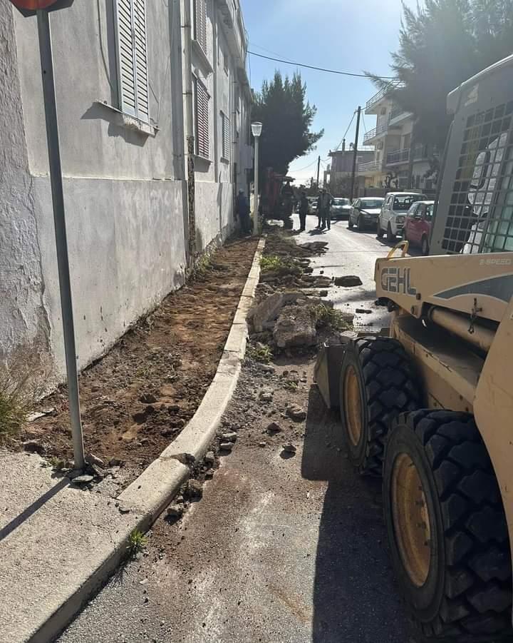 Εργασίες ανακατασκευής πεζοδρομίων στην οδό Κομνηνών ! – Νέα | Εκτακτη ...