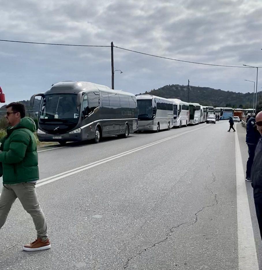 Πορεία διαμαρτυρίας έκαναν σήμερα οι ιδιοκτήτες τουριστικών λεωφορείων ...