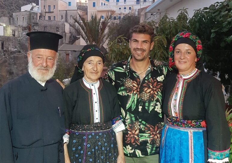 Ο Ακης Πετρετζίκης στην Κάρπαθο | Νέα | Εκτακτη Επικαιρότητα | Ρόδος ...